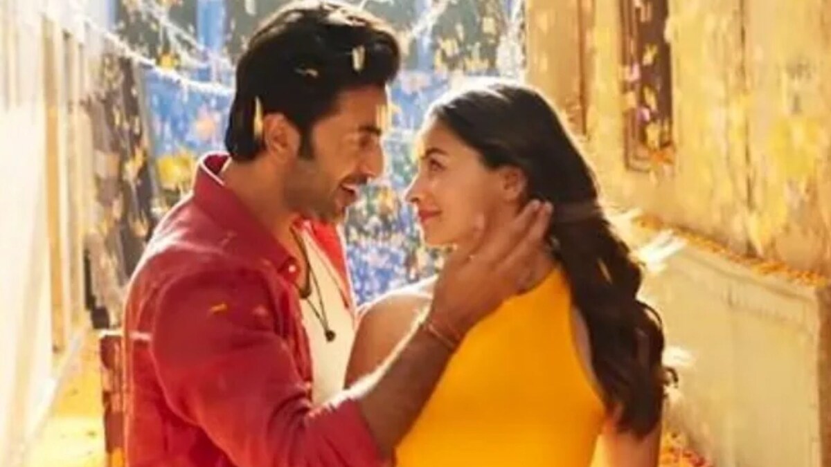 Brahmastra Song Kesariya: Alia Bhatt-Ranbir Kapoor's Love Anthem To ...