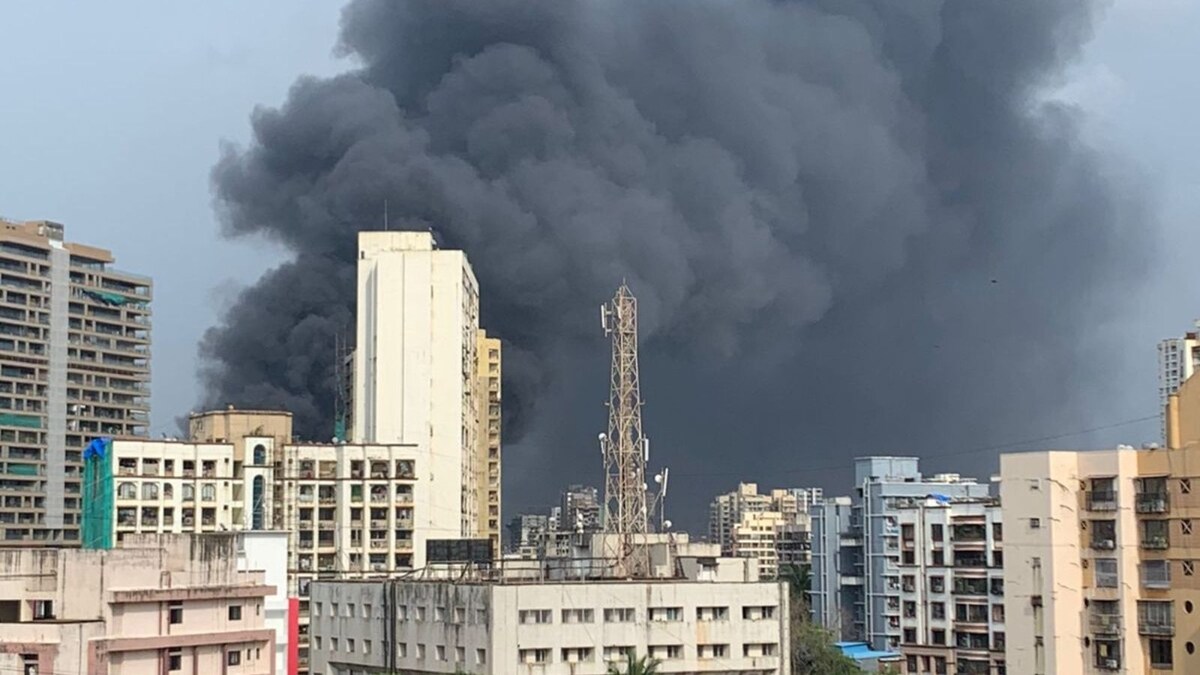 1 Killed in Massive Fire Outbreak on Film Set in Mumbai's Andheri - News18