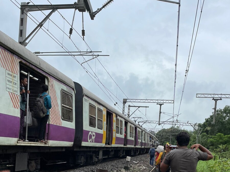 Letter Threatening to Blow Up Railway Stations and Temples in U'khand Triggers Alert - News18