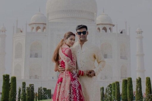 Payal Rohatgi and Sangram Singh Visit Taj Mahal After Their Marriage ...