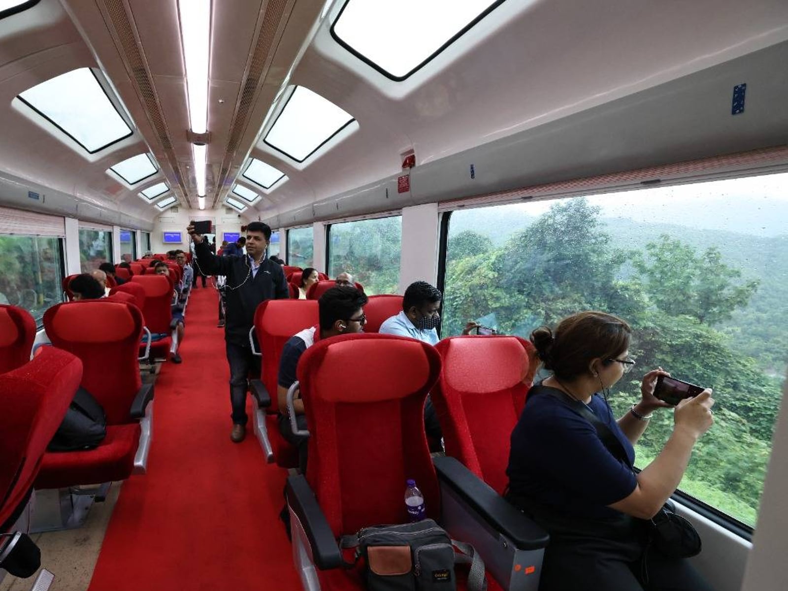 A first look at the trains that will replace Amtrak's 50-year-old rail ...