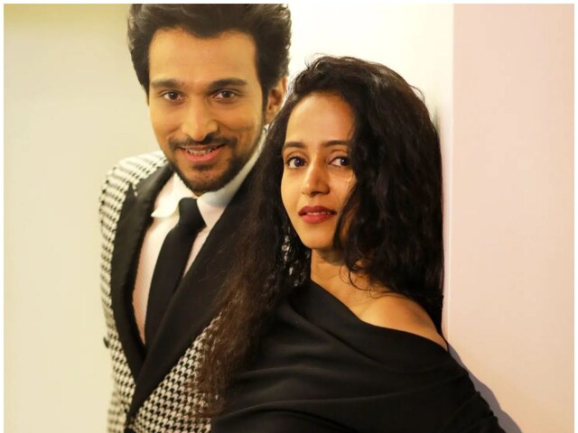 Pratik Gandhi on Directing Wife Bhamini Oza Gandhi in Gujarati Play: It ...