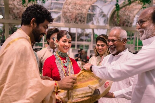 Rajinikanth Blesses Nayanthara and Vignesh Shivan In Unseen Wedding ...