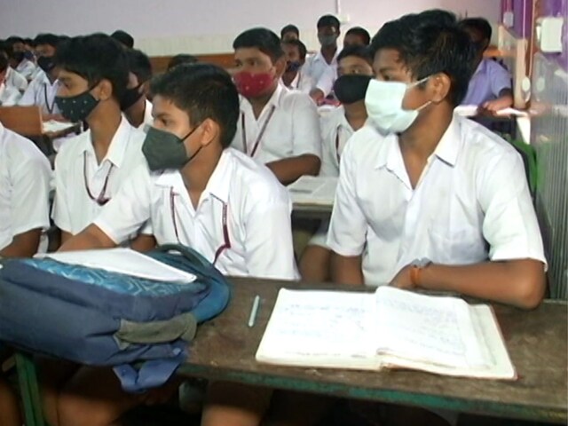 Robots to Replace Teachers? These Machines Can Now Teach Students ...