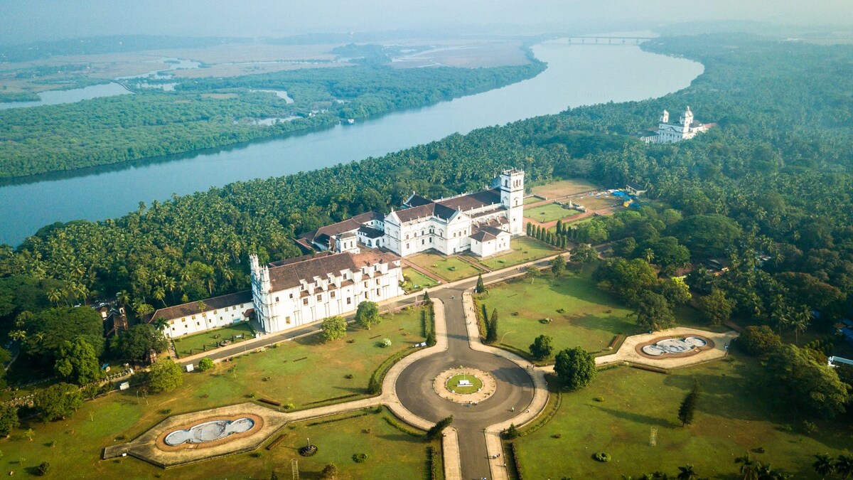 10 Essentials Items You Must Pack For Goa Trip - News18