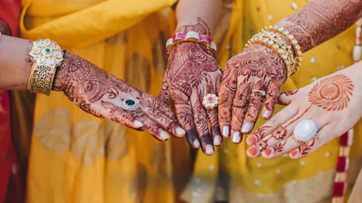 Easy Tips to Get Natural and Dark Colour of Mehendi on Your Hands - News18