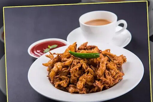 Craving Onion Pakoda In Monsoon? Here's Your Easy Recipe - News18