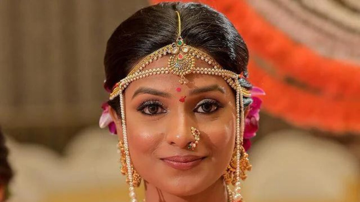 Marathi Actress Amruta Pawar Ties Knot With Neil Patil; See Pictures ...