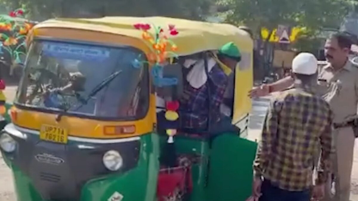 'Incredible India?' 27 Passengers Stuffed in One Auto-rickshaw Stumps ...