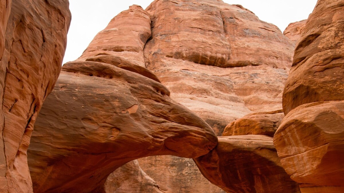 Human Footprints Dating Back 12,000 Years Discovered in Utah Desert ...