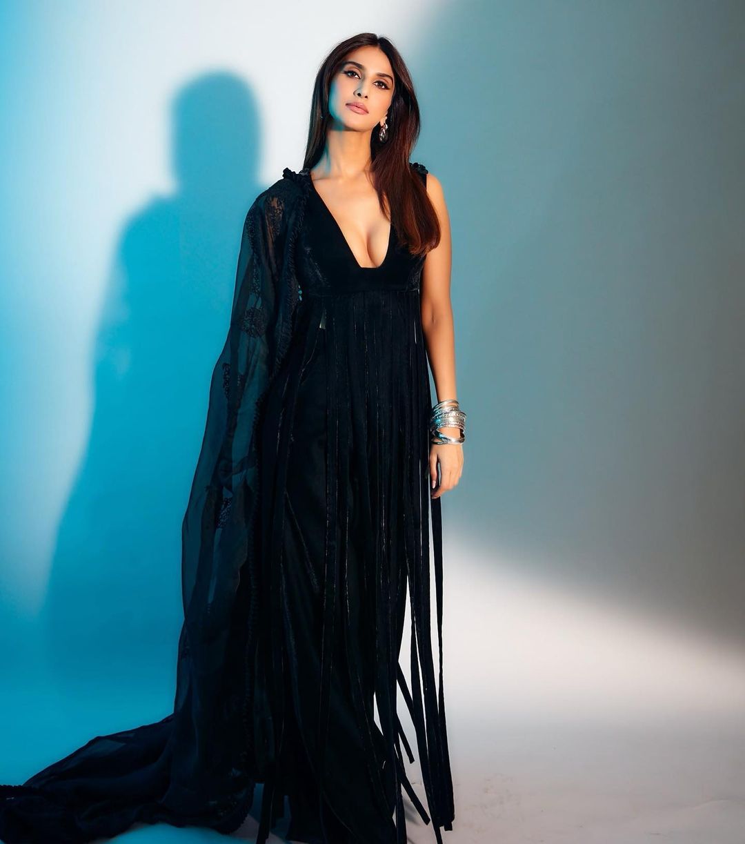 Vaani Kapoor Oozes Oomph In Cleavage Baring Outfit Check Out The Shamshera Divas Sexy Pictures