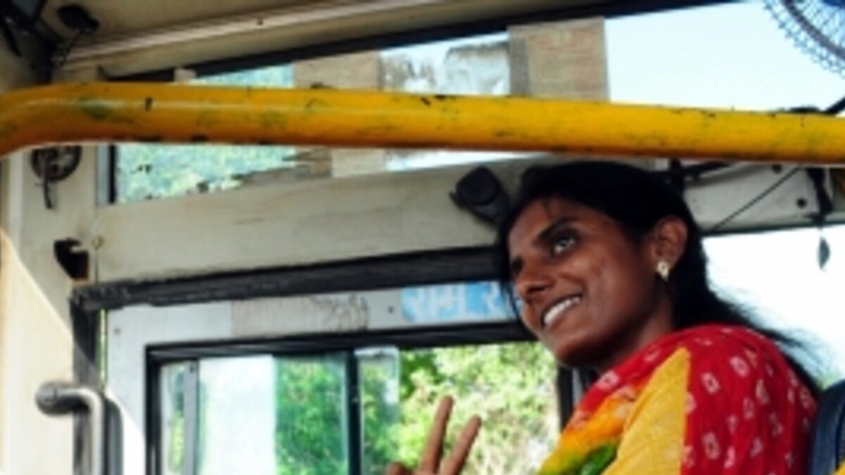 First Batch of Women DTC Bus Drivers Get Appointment Letters - News18
