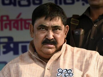 ED Arrests TMC's Anubrata Mondal in Cattle Smuggling Case - News18