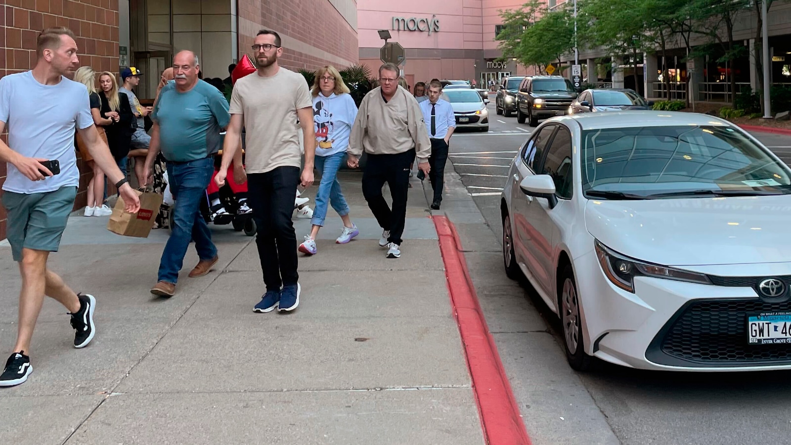 Mall of America Under Lockdown: Shots Fired But Cops Find No Victims ...