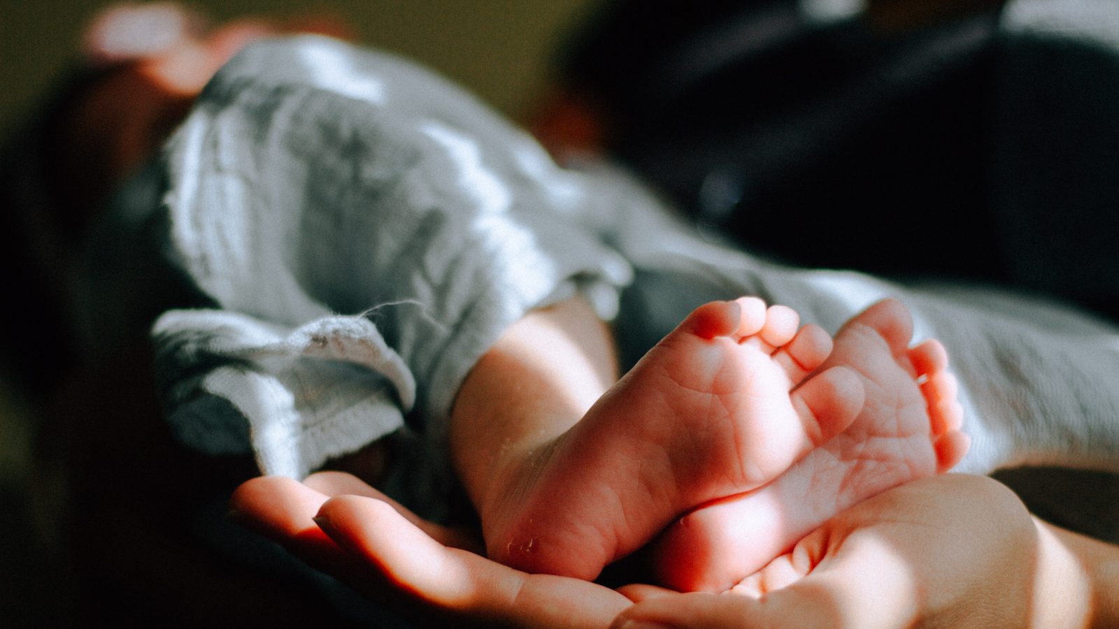 Tamil Nadu: 16-year-old Girl Gives Birth in School Toilet, Cuts ...