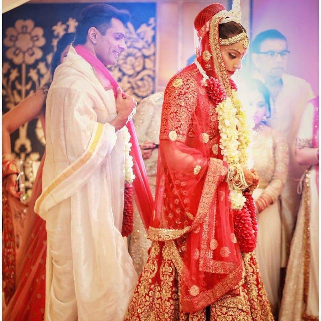 Bipasha Basu And Karan Singh Grover Twin In Black For Their Pregnancy ...