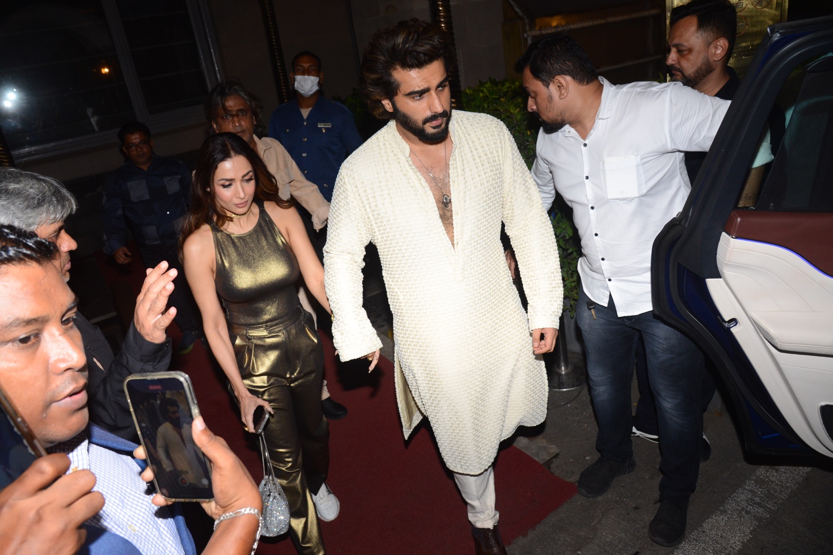 Sanya Malhotra, Sushmita Sen, Rohman Shawl, Kriti Sanon, Hrithik Roshan ...