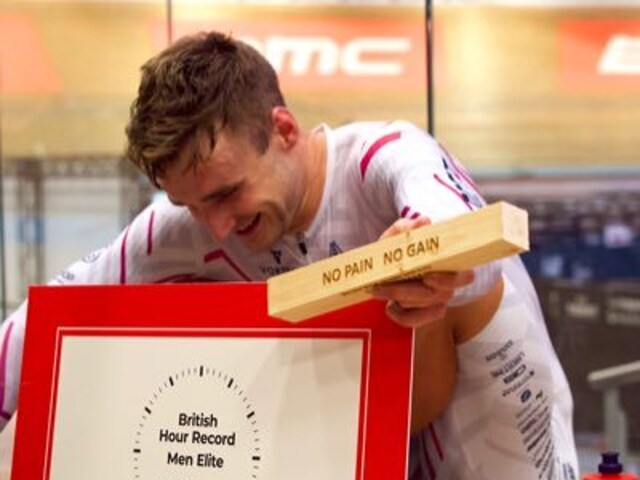 Britain's Dan Bigham sets new World Record for one Hour Track Cycling ...