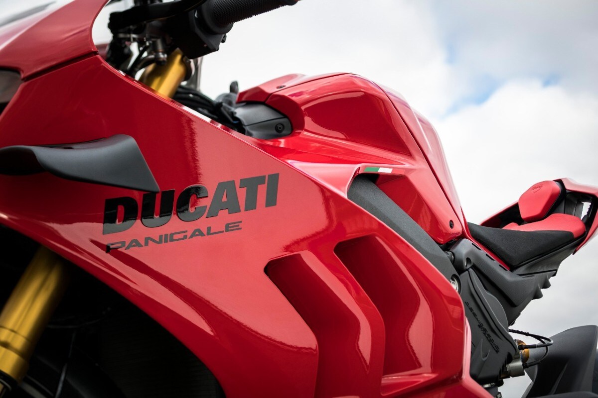 2022 Ducati Panigale V4 S in Pics: See Design, Features, and More in ...