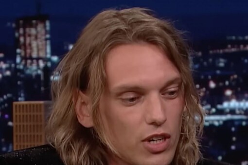 Stranger Things Actor Jamie Campbell Delivers Notting Hill Dialogue in ...