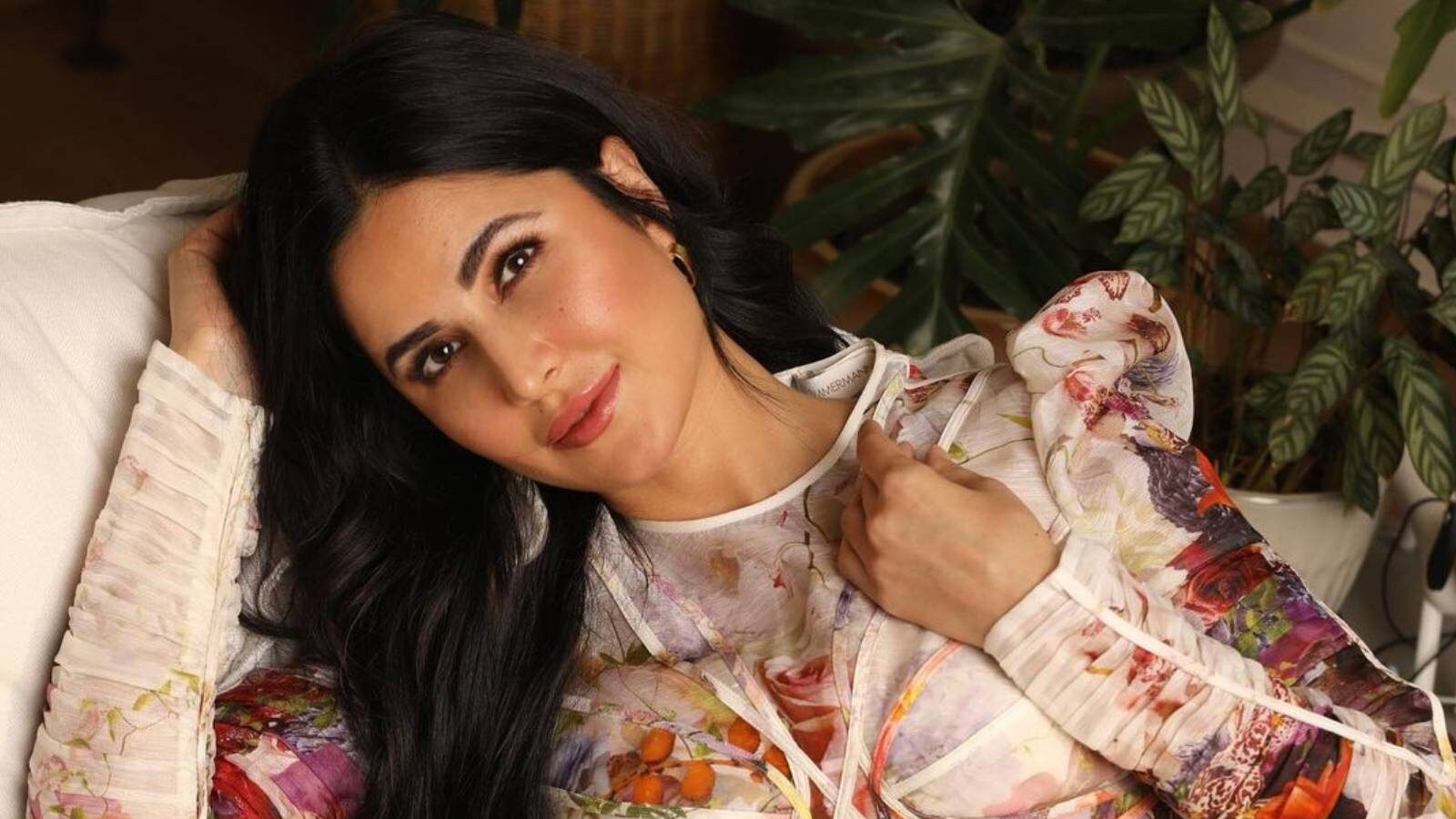 Katrina Kaif Leaves Fans Spellbound With Graceful Floral Dress, Check ...
