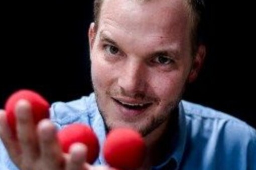 WATCH: 'World Magic Champion' Makes Crumpled Paper Ball Come Alive in ...