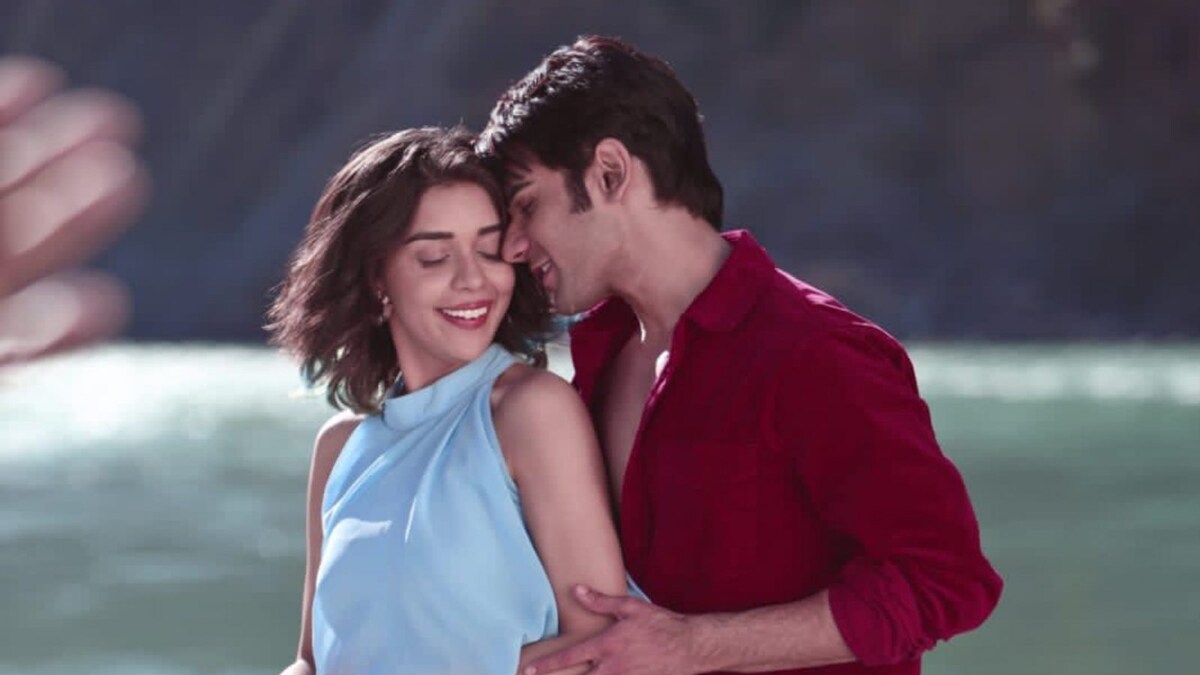 Himesh Rashammiya Brings Melody Back With New Song Naya Pyaar Naya Ehsaas From Middle Class Love ...