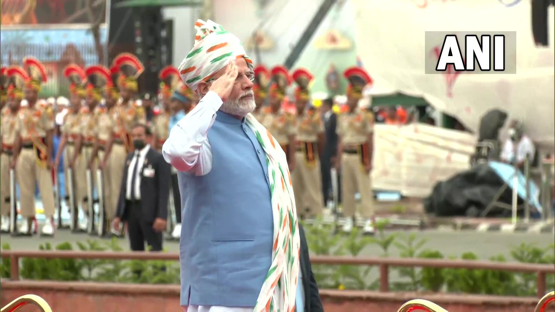 PM Modi, State Leaders Unfurl National Flag to Mark 75th Independence ...