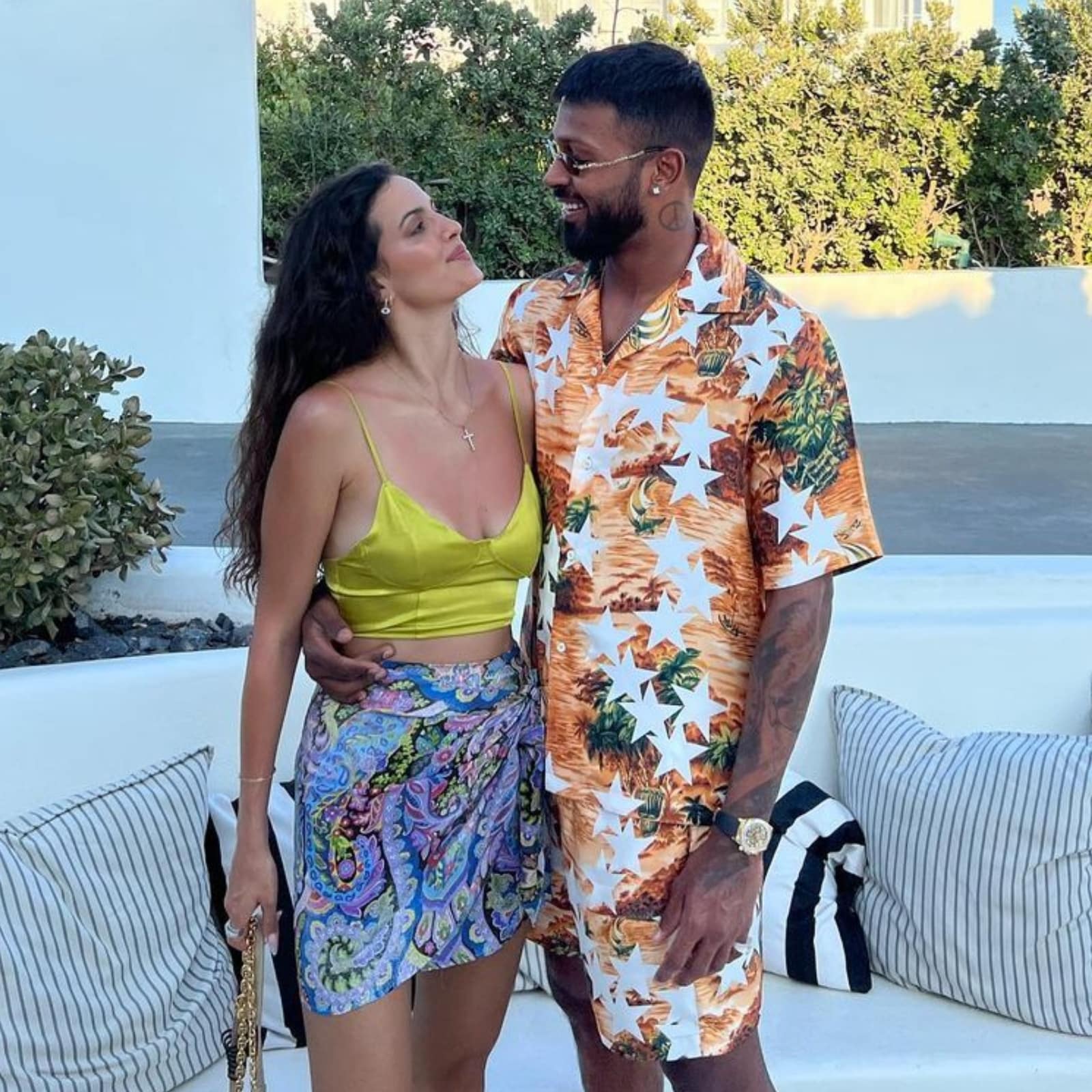 టీవీ నటుడితో టీమిండియా స్టార్ క్రికెటర్ భార్య ఎఫైర్!..పెళ్లికి ముందే ప్రెగ్నెంట్..పెద్ద అందగత్తే ...