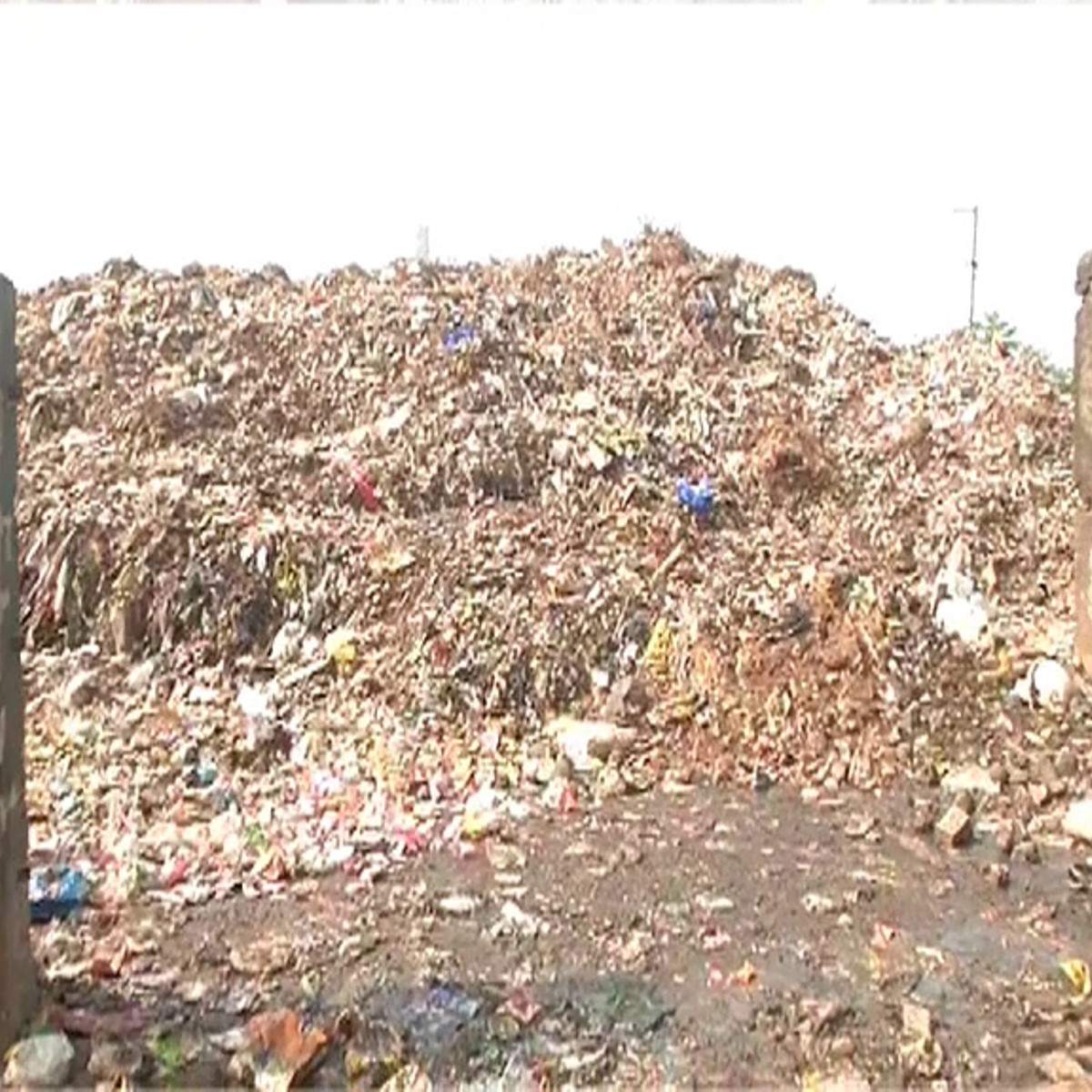 Piles of Garbage Fills Bhubaneswar Streets as City Faces Huge Crisis ...