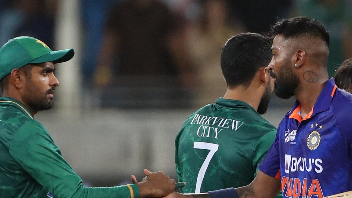 'Special Win'-Virat Kohli, Hardik Pandya Share Memorable Moments From The Match - News18