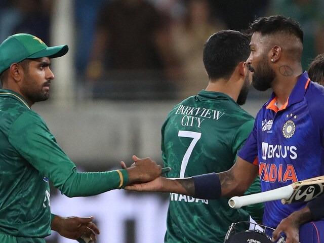 'Special Win'-Virat Kohli, Hardik Pandya Share Memorable Moments From The Match - News18