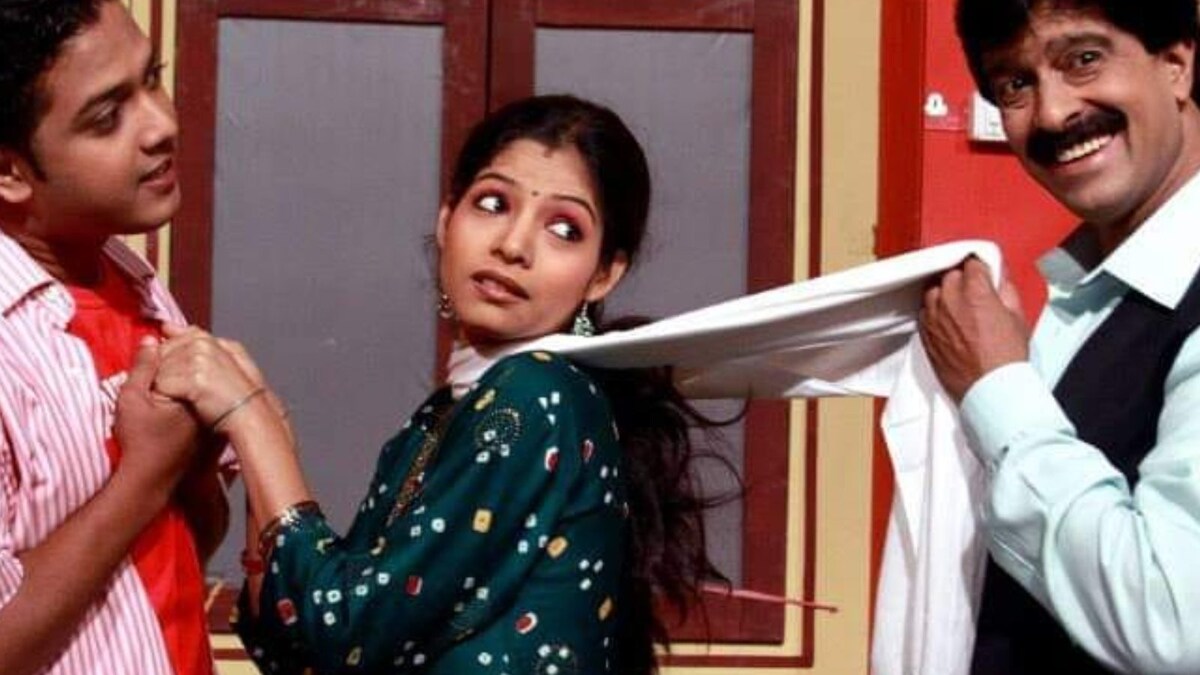 Pradeep Patwardhan Passes Away: Renuka Shahane Joins Marathi Stars To ...