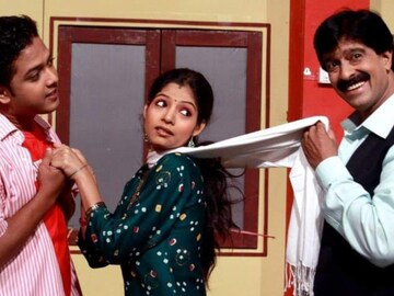 Pradeep Patwardhan Passes Away: Renuka Shahane Joins Marathi Stars To ...