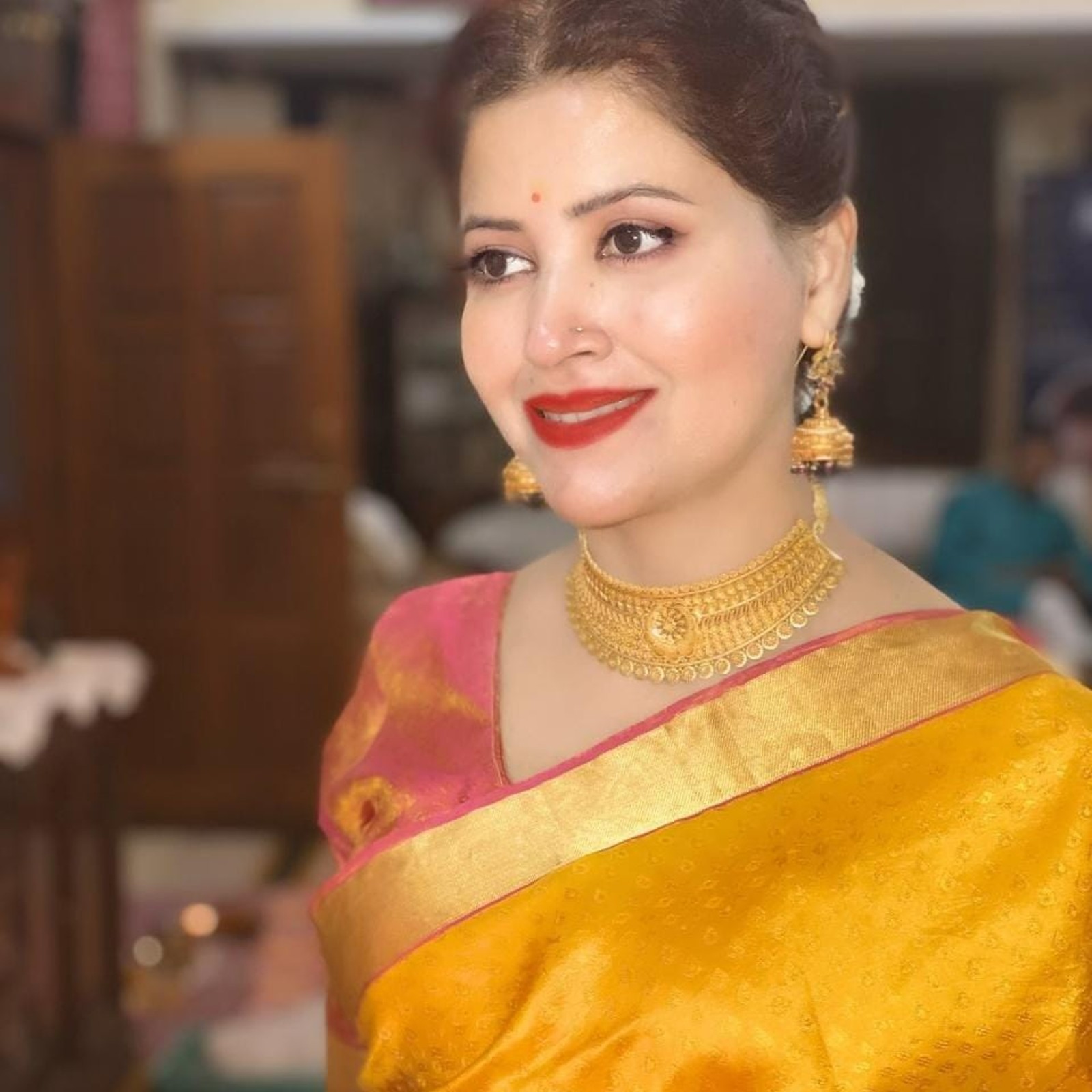 Meet Simala Prasad Who Cracked UPSC CSE in First Attempt by Self-studying, While Working Full ...