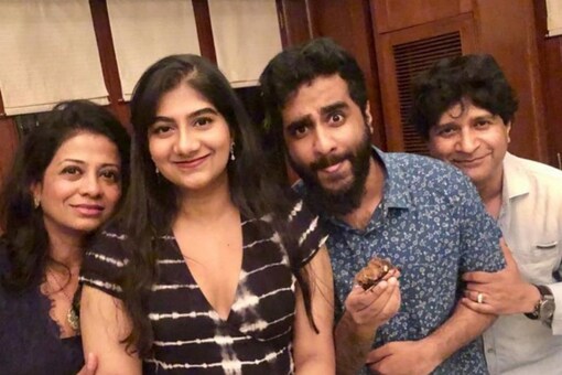 KK Birth Anniversary: Priceless Photos of Late Singer With His Wife and ...