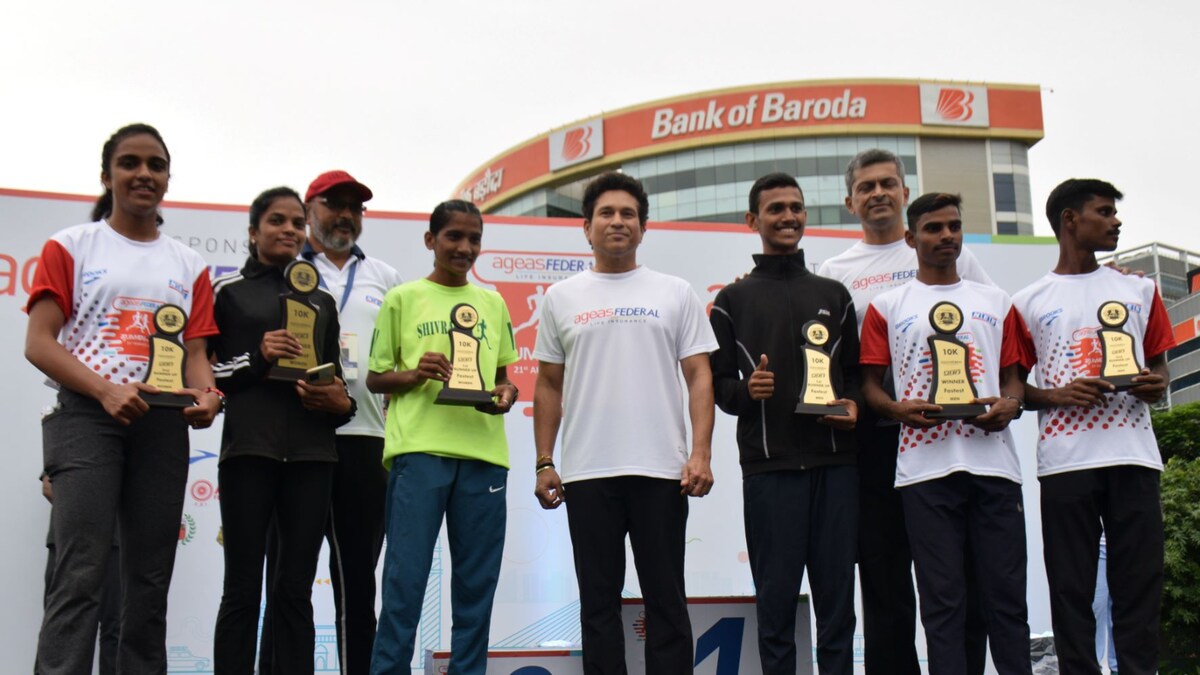 Chhagan Bombale and Kavitha Reddy Win Mumbai Half Marathon 2022 - News18