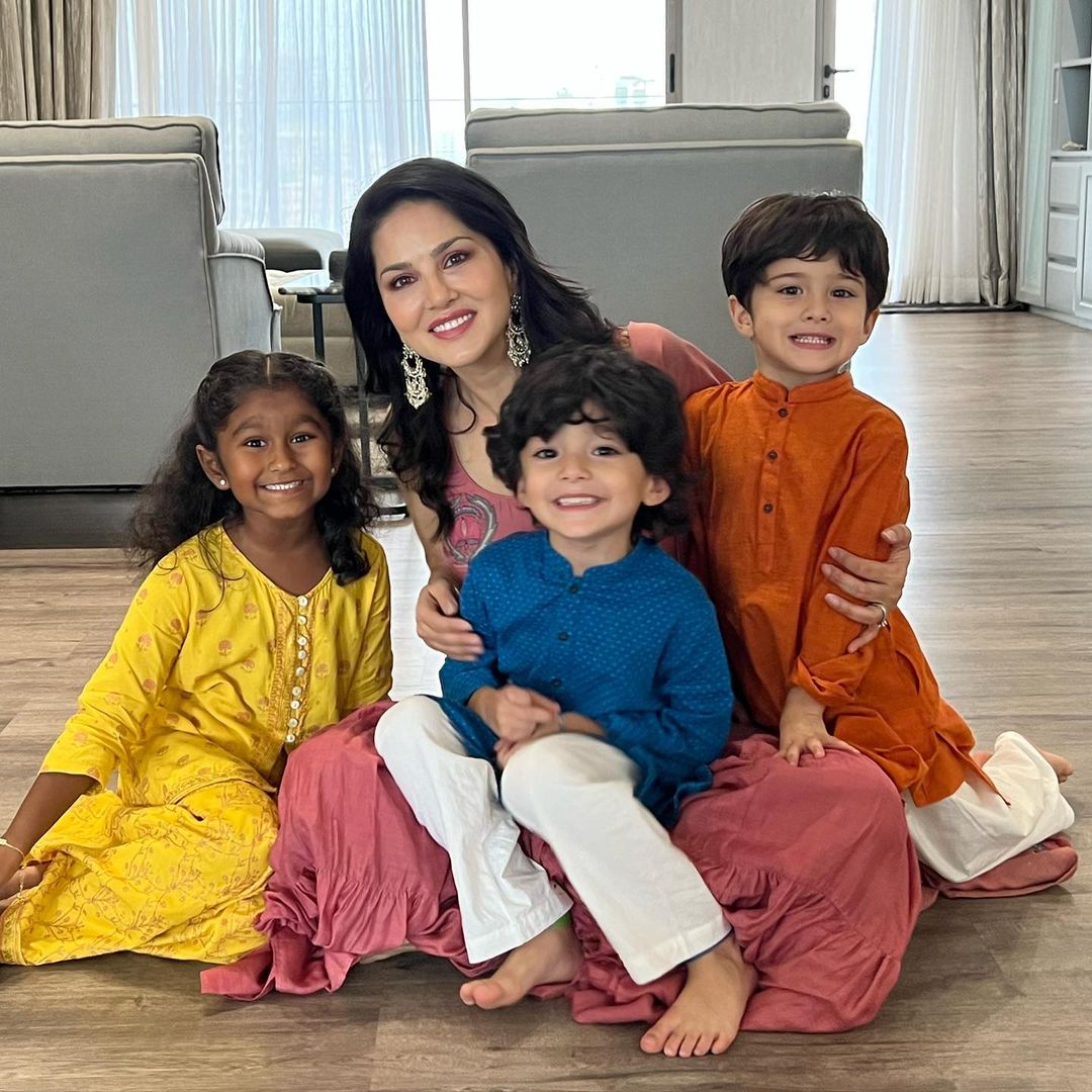 Sunny Leone Shares Heartwarming Photos With Her Family, Check Out The ...