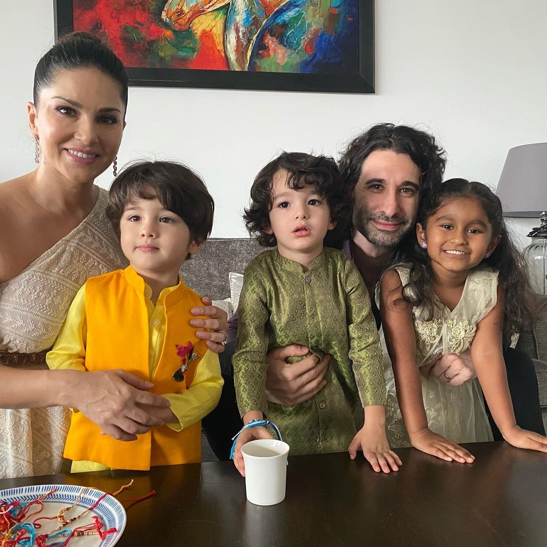 Sunny Leone Shares Heartwarming Photos With Her Family, Check Out The ...
