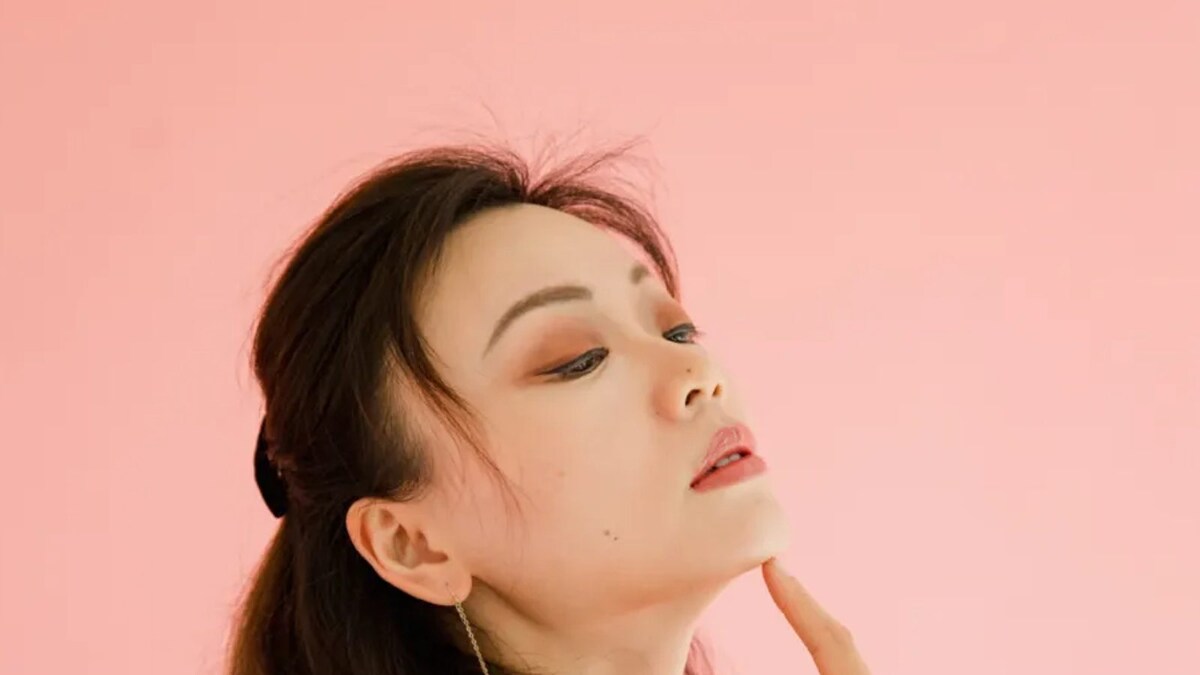 Here's How You Can Obtain A Toned Face Using Natural Ways - News18