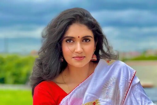 Rinku Rajguru Looks All Things Gorgeous In A White Saree - News18
