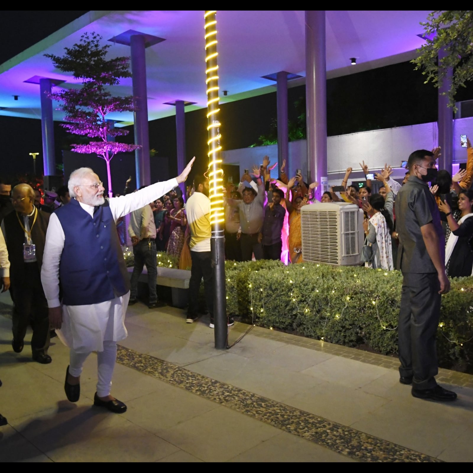 PM Modi Inaugurates Atal Bridge for Pedestrians Across Sabarmati, Calls ...