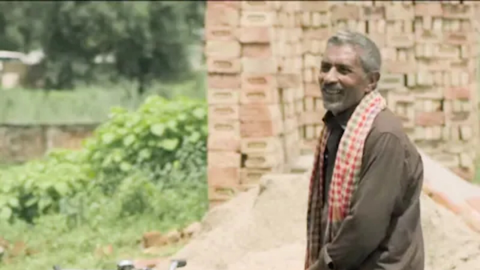 Audiences Love Prakash Jha’s Powerful Character in Matto Ki Saikil ...