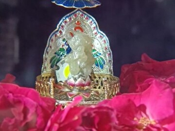 Gujarat: Valued at Rs 500 Cr, Surat Family Brings Out Ganpati-shaped ...