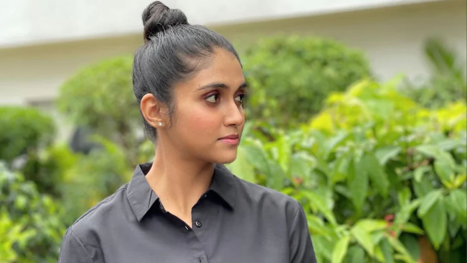 Rinku Rajguru Exudes Royalty in Latest Ethnic Wear Pictures | Movies ...