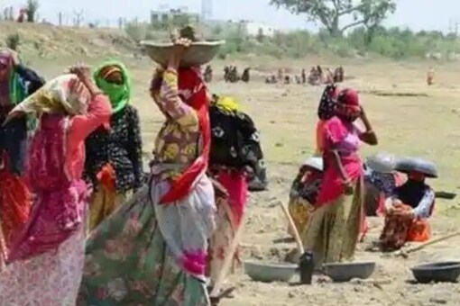 Digital Attendance Made Universal for All MGNREGA Workers from January ...