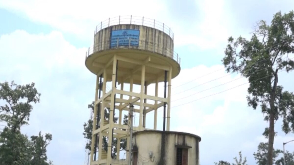 Rajasthan College Students Climb Atop Water Tank Demanding ATM, Gym ...