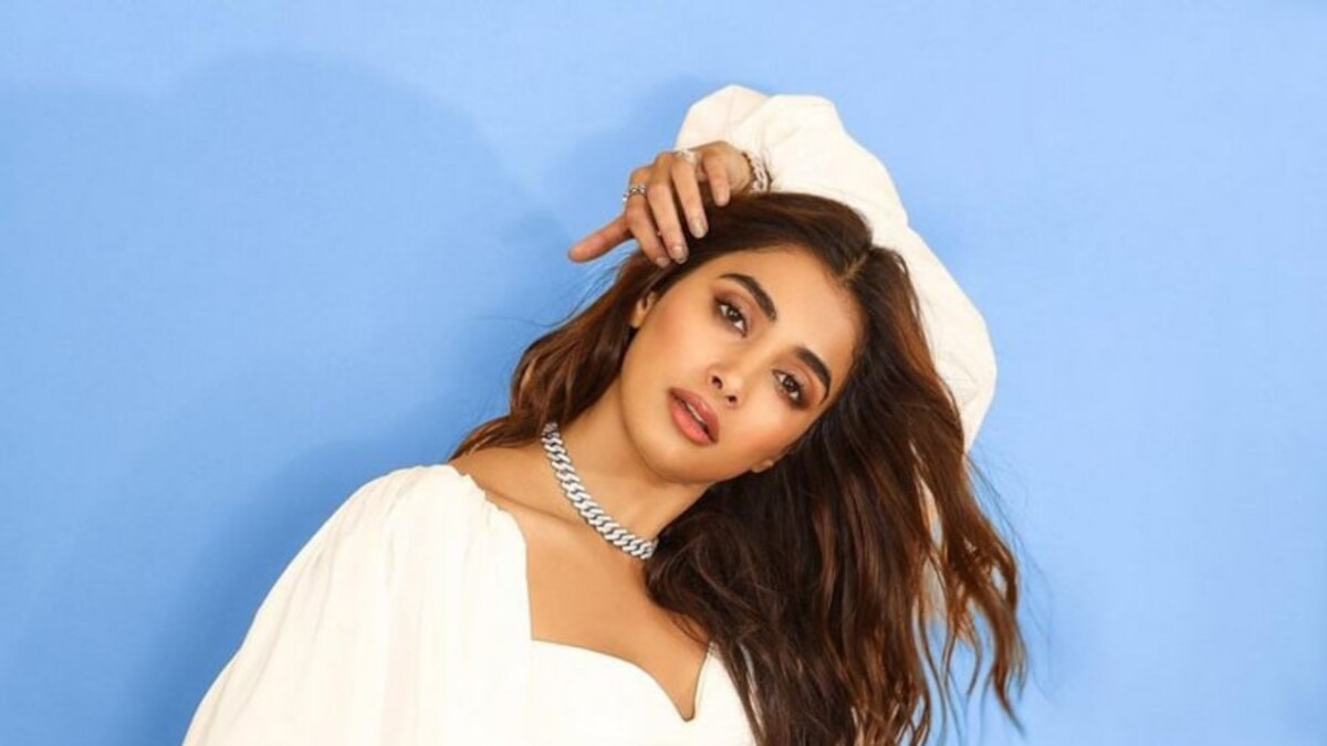 Pooja Hegde Makes Heads Turn With Dreamy Appearance In Crop-Top, Cargo ...