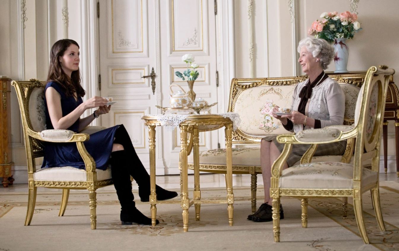 Queen Elizabeth II On Screen Portrayals: Helen Mirren, Claire Foy ...