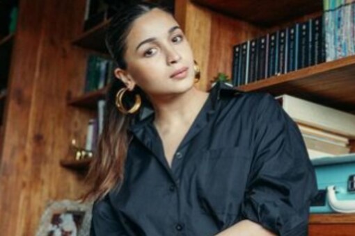 Alia Bhatt Reveals She, Ranbir Kapoor Have Framed This Special Pic From ...